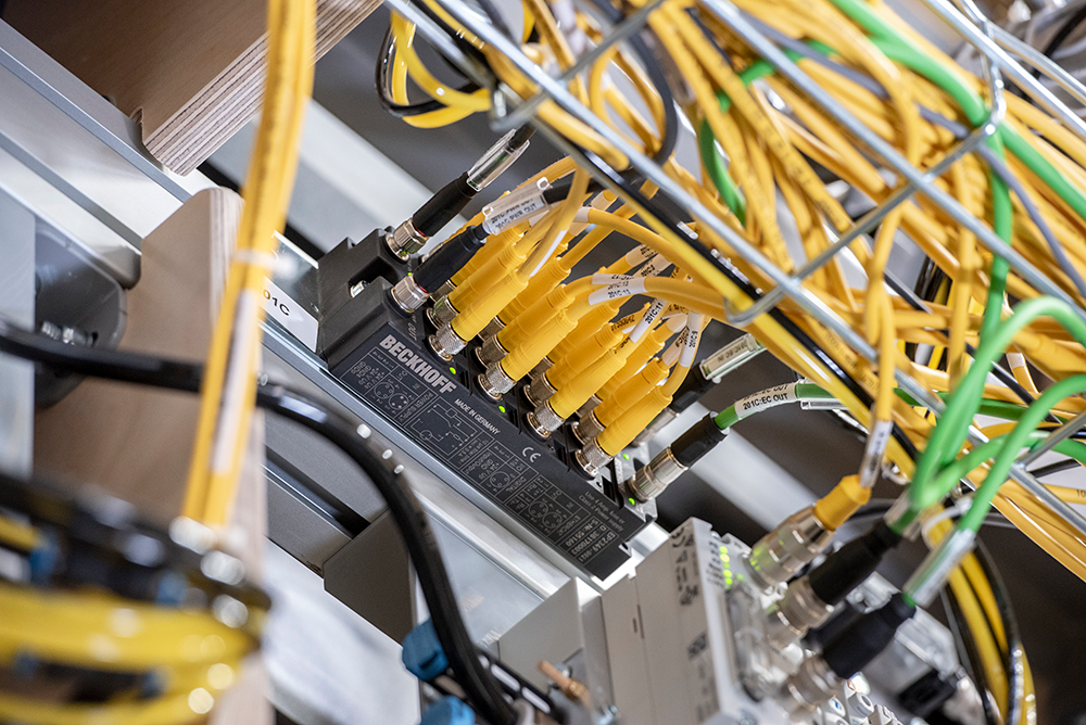 Why Consider Decentralized Networks - Warehouse Automation